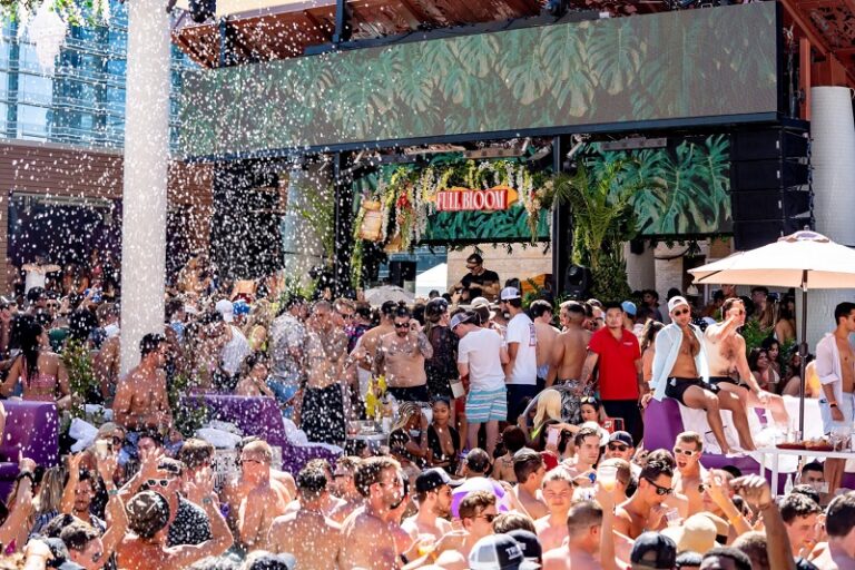 Cosmopolitan Las Vegas Pool Review – Everything You Need to Know about ...